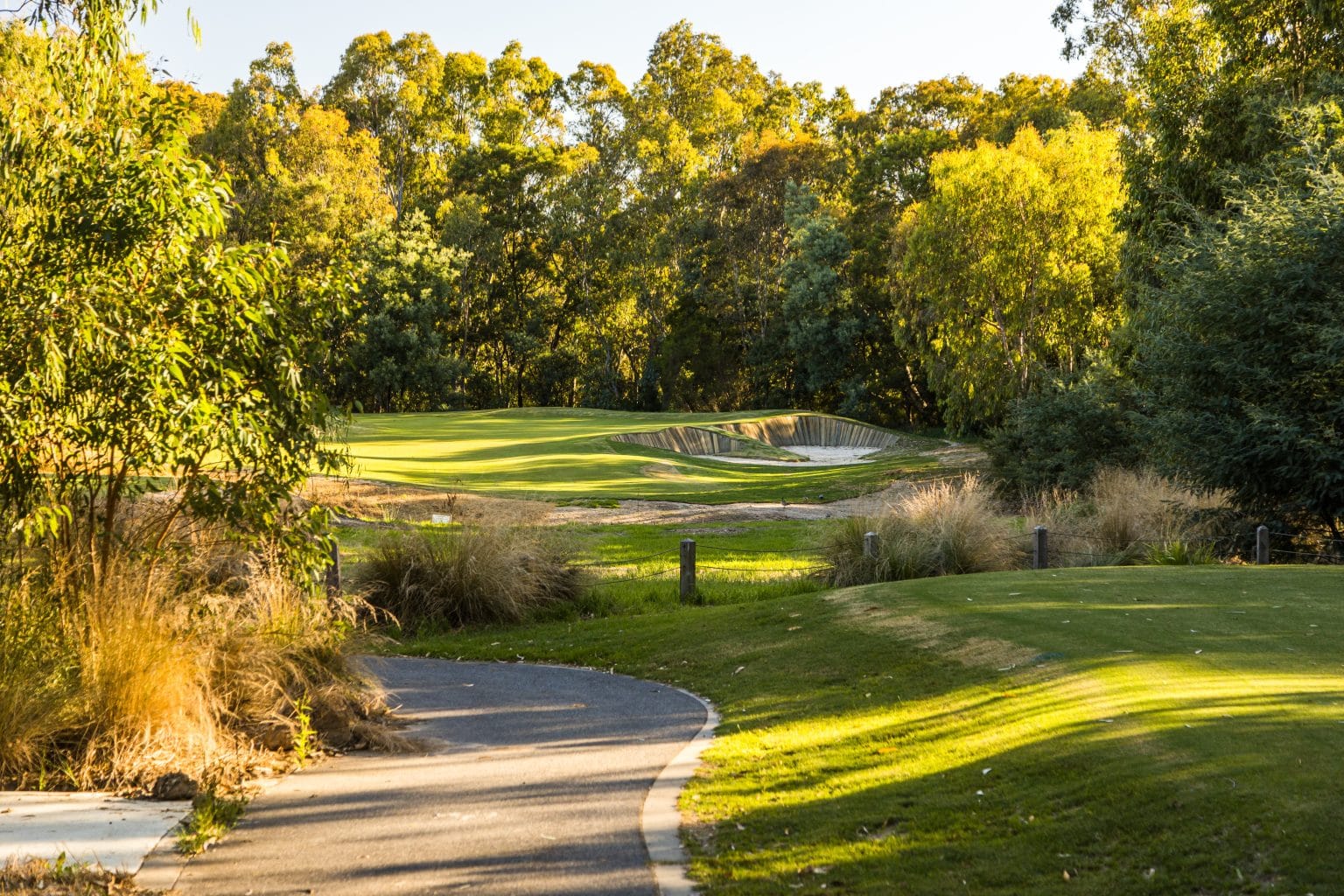 PLAY GOLF – Freeway Golf Course