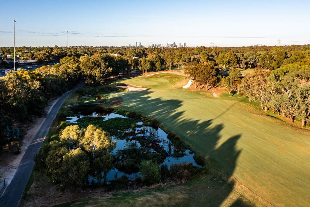 GOLF COURSE MAP + GALLERY – Freeway Golf Course