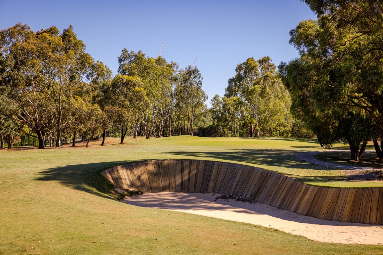 PLAY GOLF – Freeway Golf Course